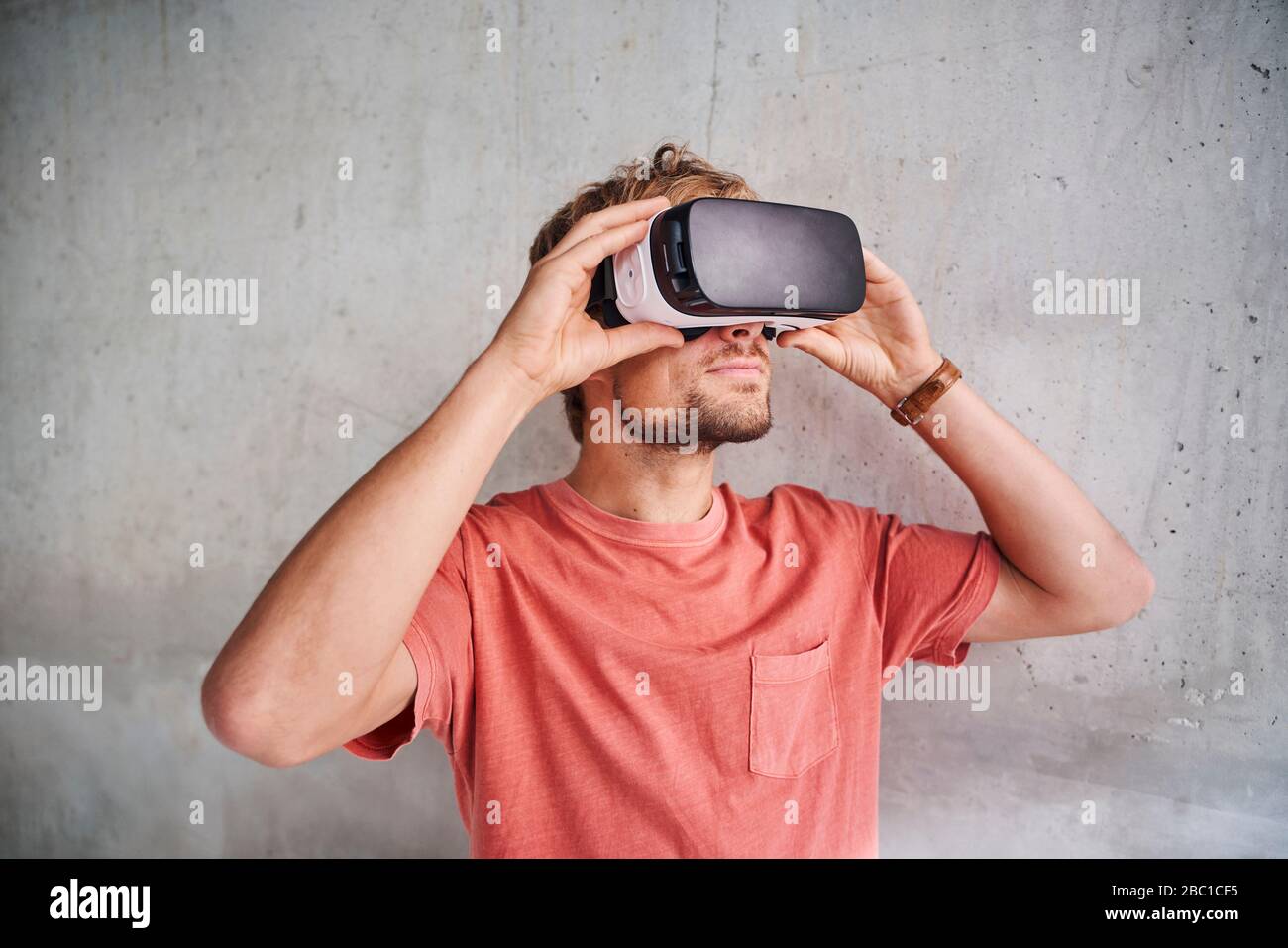 3d man virtual reality goggles hi-res stock photography and images - Alamy