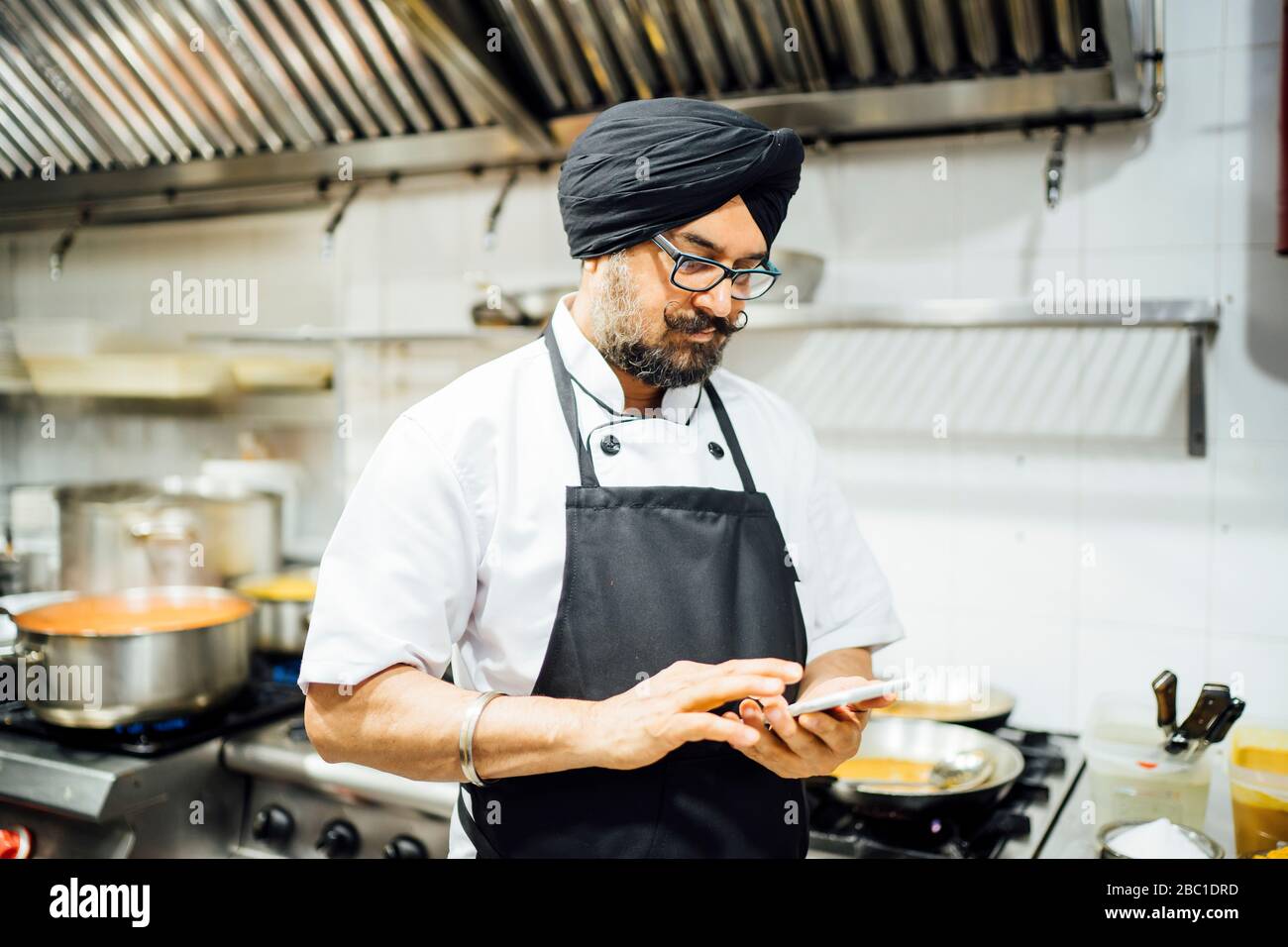 Indian chef hi-res stock photography and images - Alamy
