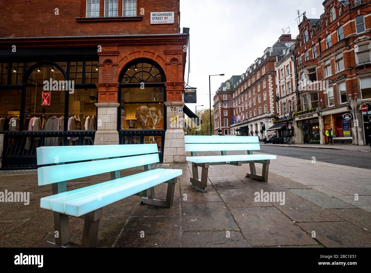 LONDON- DECEMBER, 2019: High street shops on the upmarket Cavendish ...