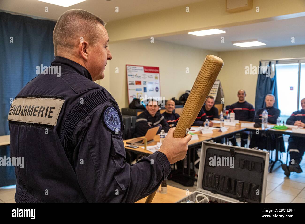 PRESENTATION OF WEAPONS (TRUNCHEON) SEIZED BY THE GENDARMERIE, TRAINING ...