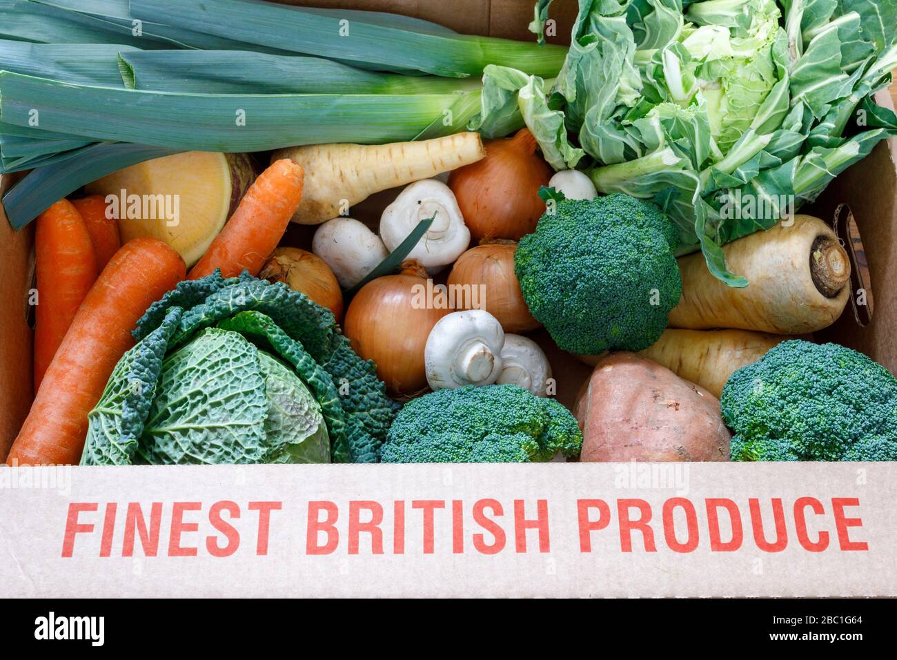 Box of vegetables hi-res stock photography and images - Alamy