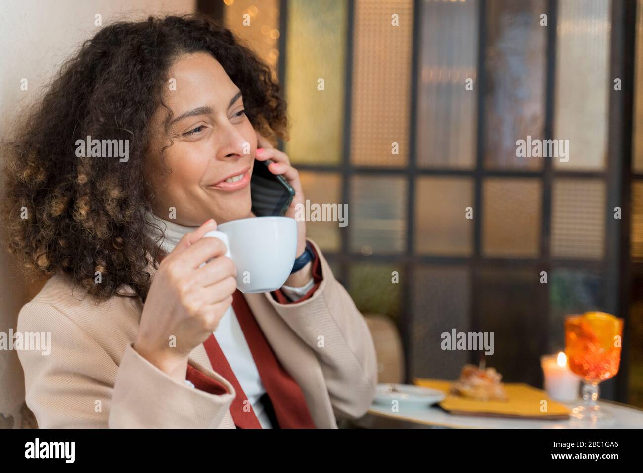 50 old woman cafe hi-res stock photography and images - Alamy