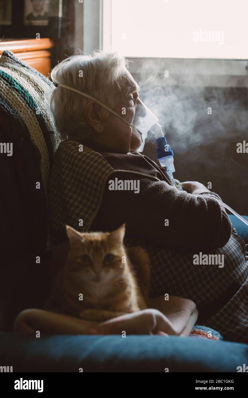 Steam inhaler hi-res stock photography and images - Alamy