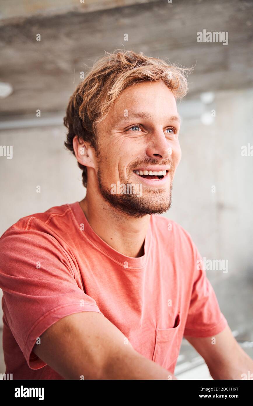 Wearing red t shirt hi-res stock photography and images - Alamy