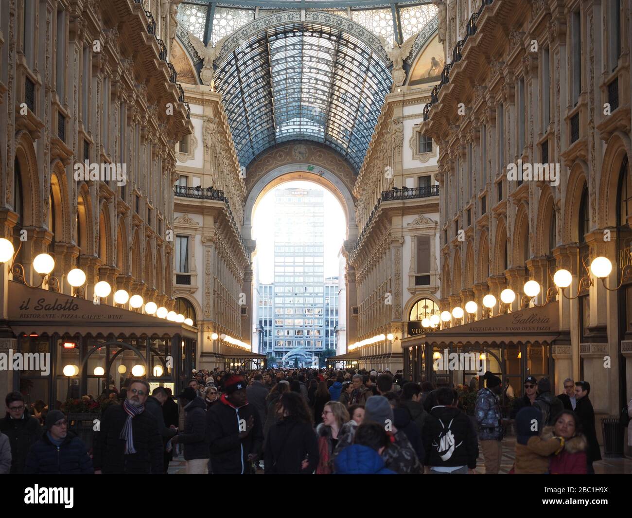 Galleria Vittorio Emanuele II gallery, Piazza del Duomo square, Milan ...