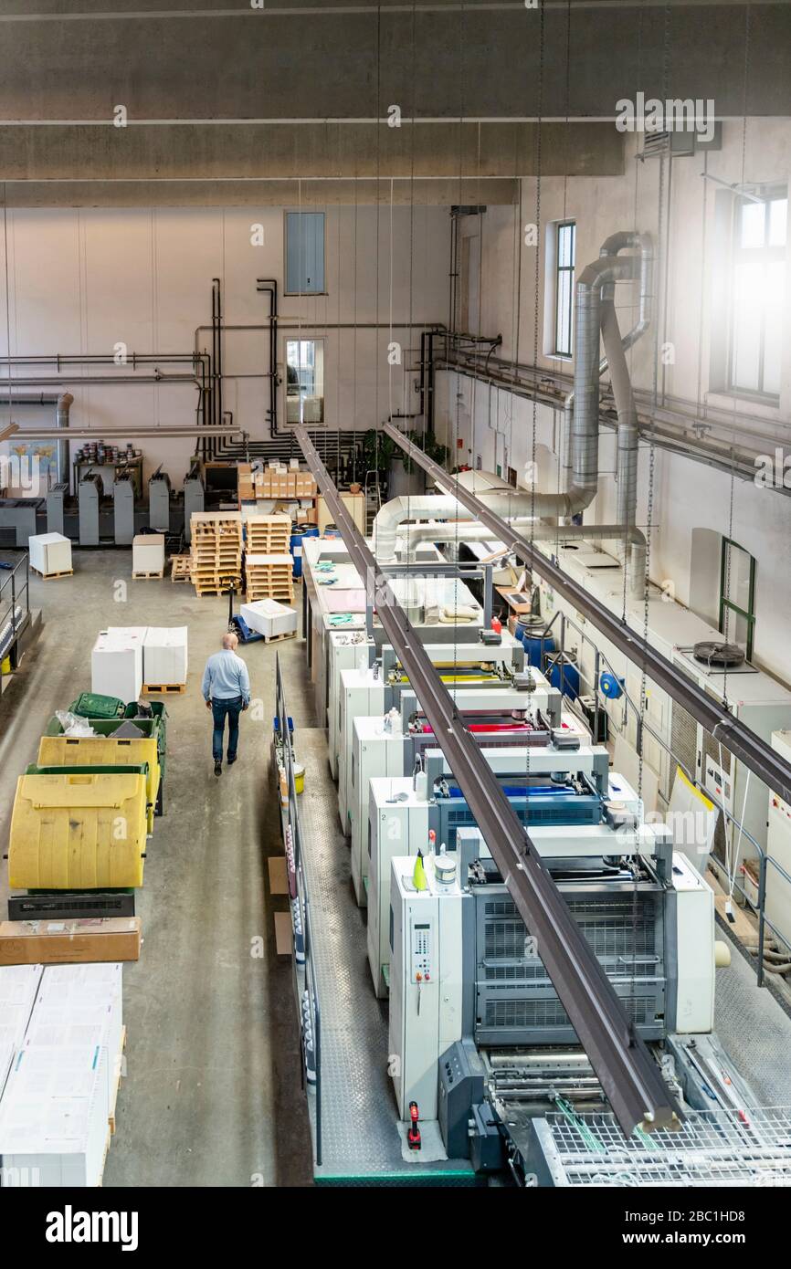 Walking overview hi-res stock photography and images - Alamy