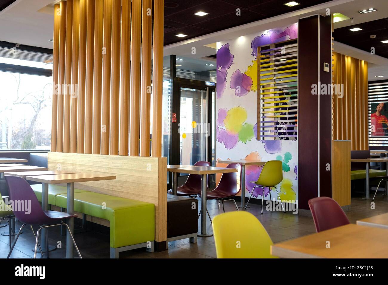 Mcdonalds Inside Empty