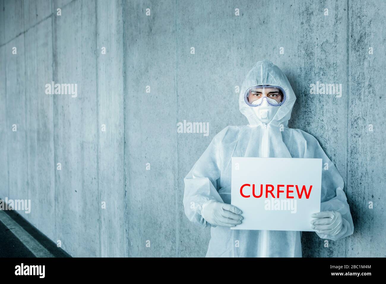 Curfew sign hi-res stock photography and images - Alamy