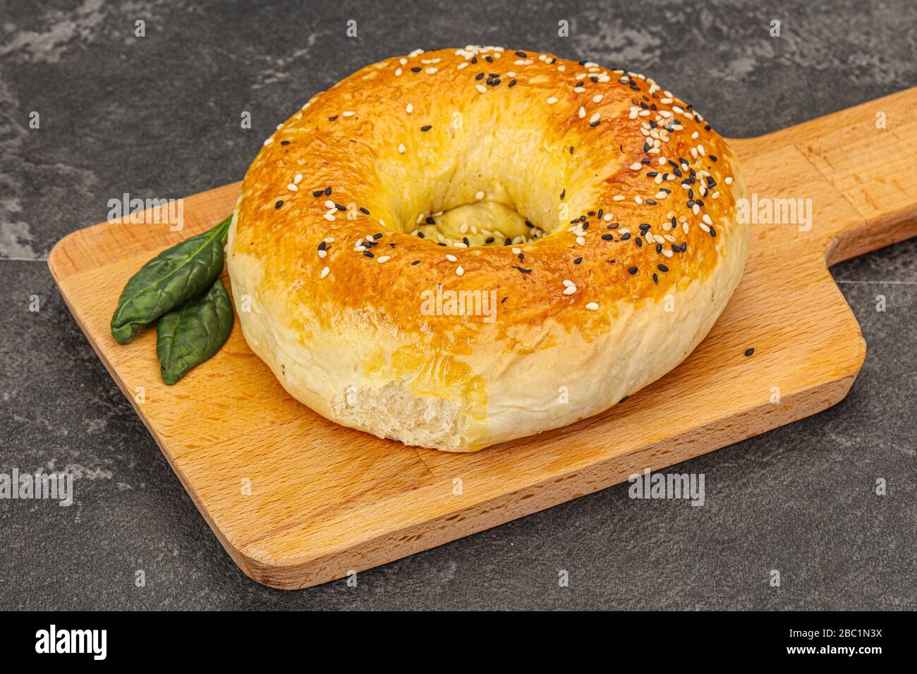 Hot tasty Uzbek flatbread ready for snack Stock Photo - Alamy