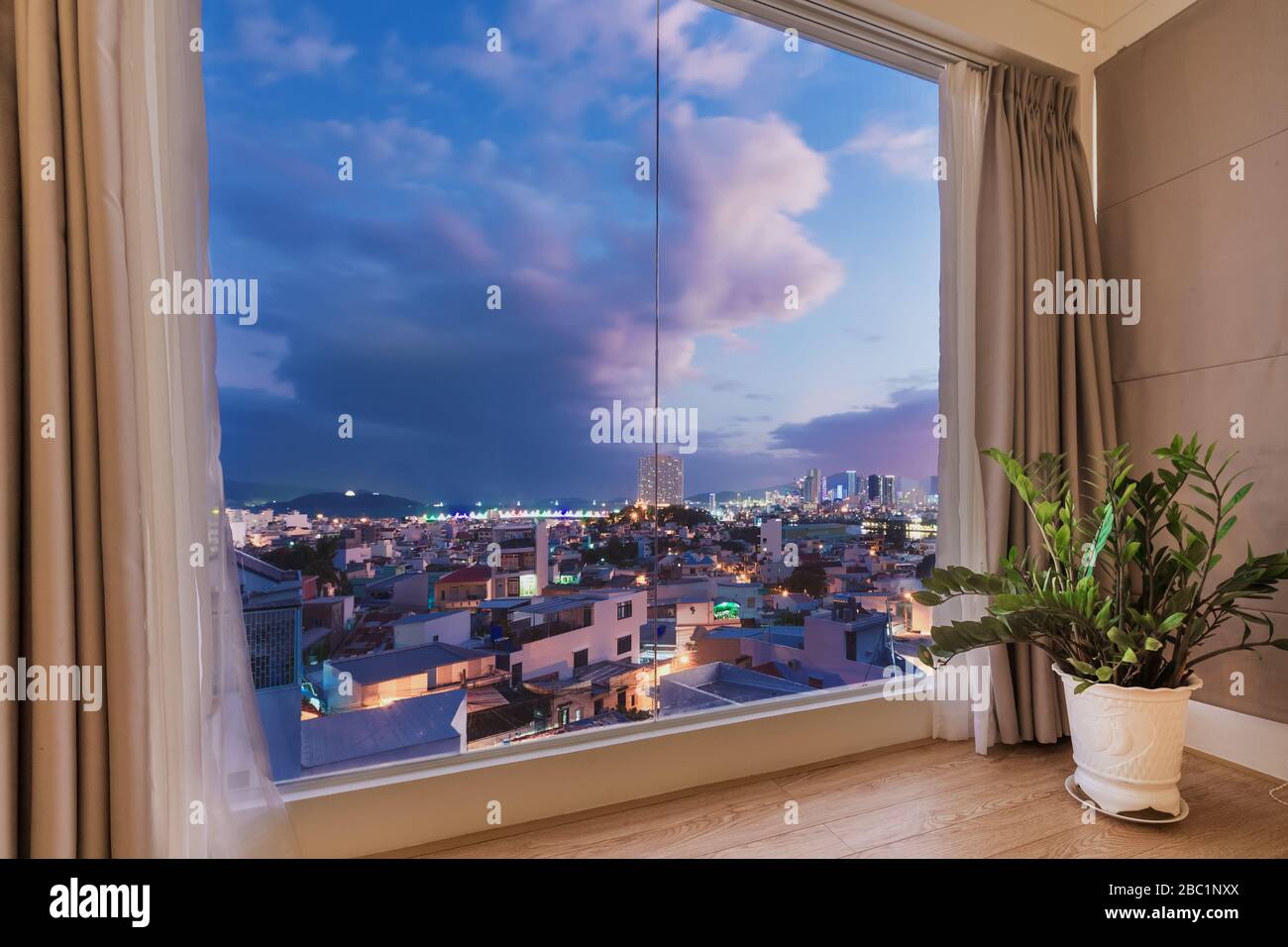 Room above view hi-res stock photography and images - Alamy