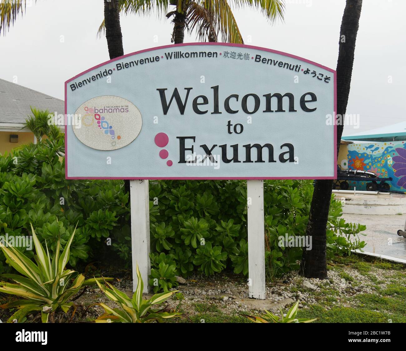 Exuma international airport hi-res stock photography and images - Alamy