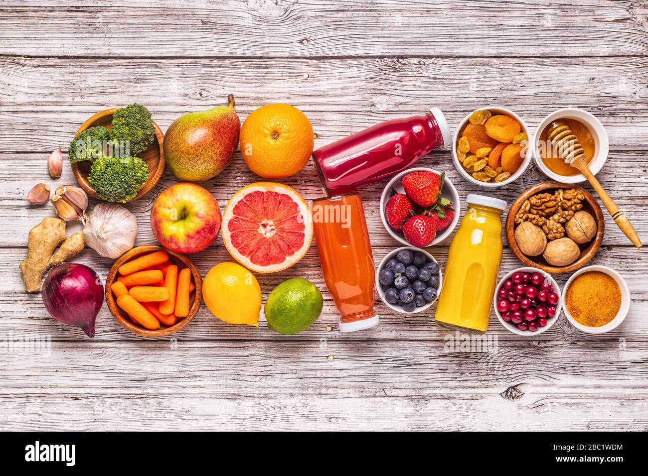 Foods for keeping lungs healthy, top view Stock Photo - Alamy