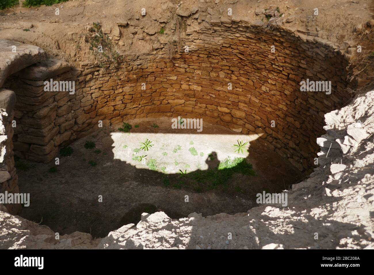 Dendra temple hi-res stock photography and images - Alamy