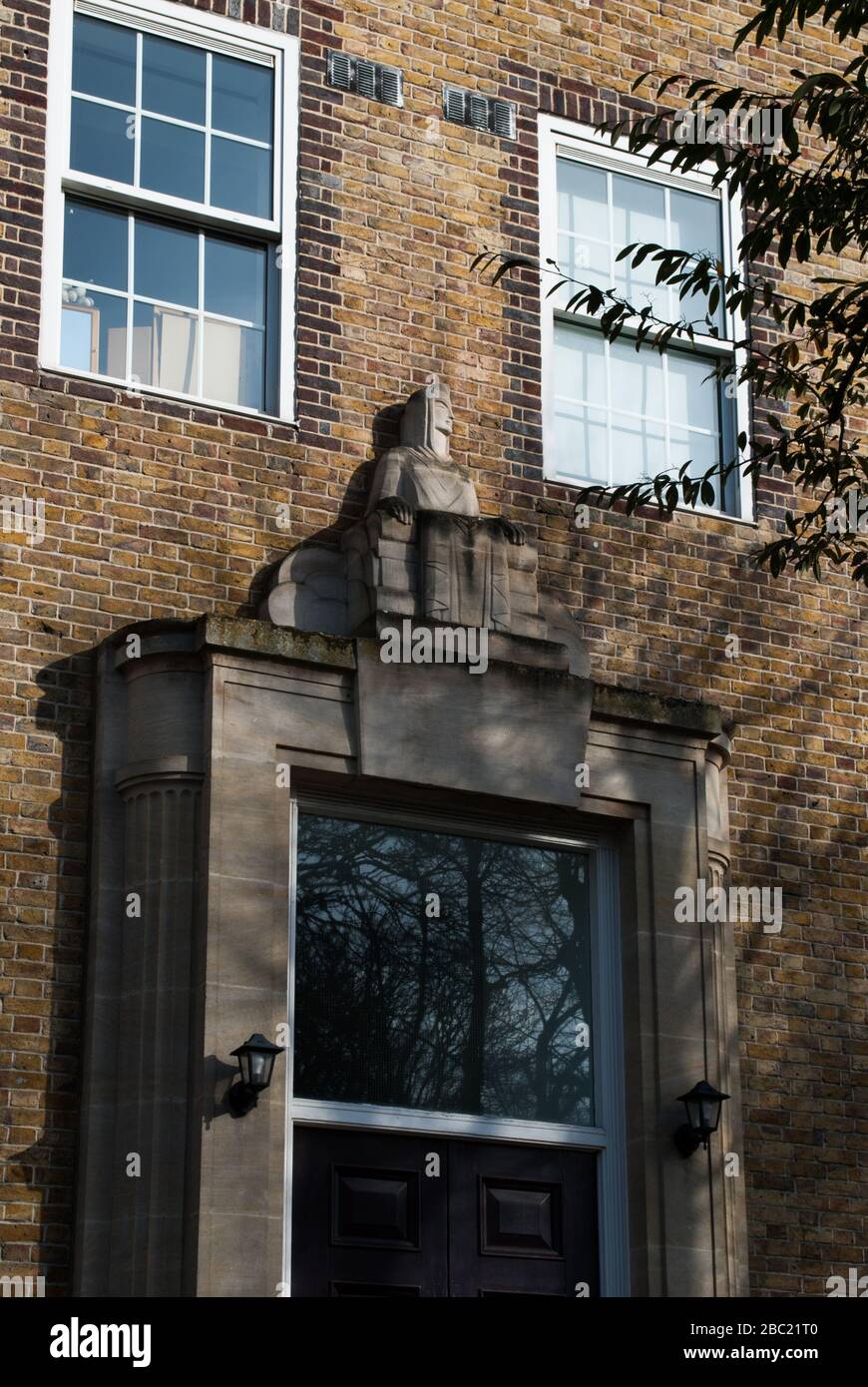 East acton hi-res stock photography and images - Alamy