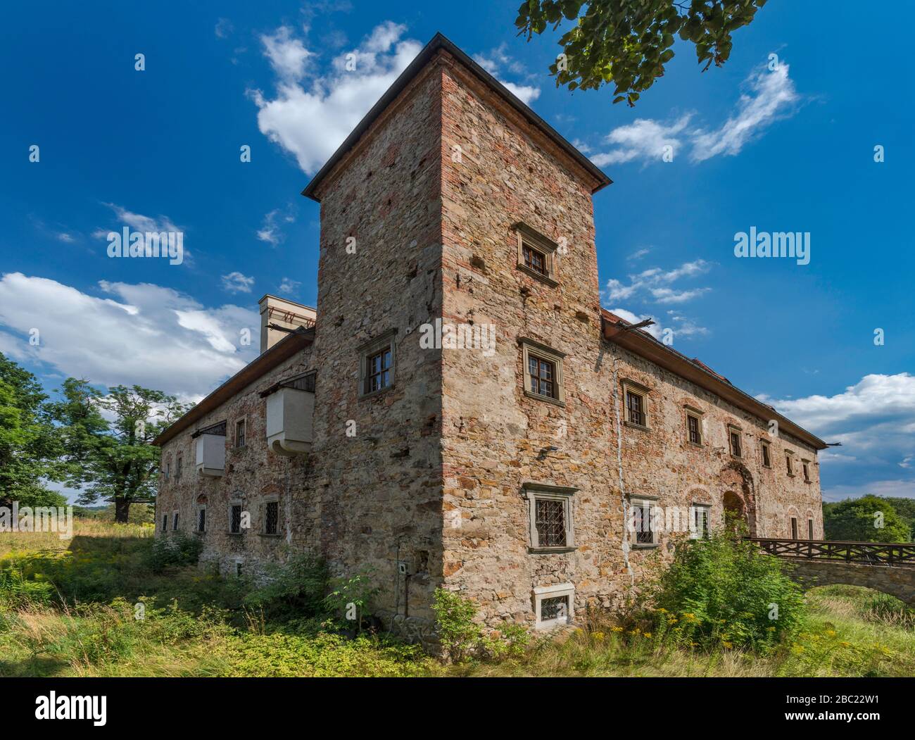 Dwor czarne hi-res stock photography and images - Alamy