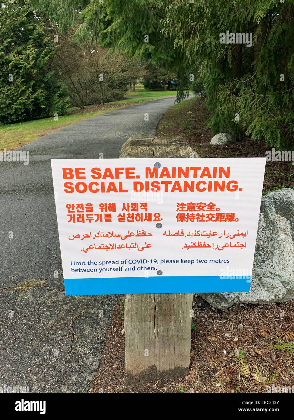 Multilingual sign hi-res stock photography and images - Alamy