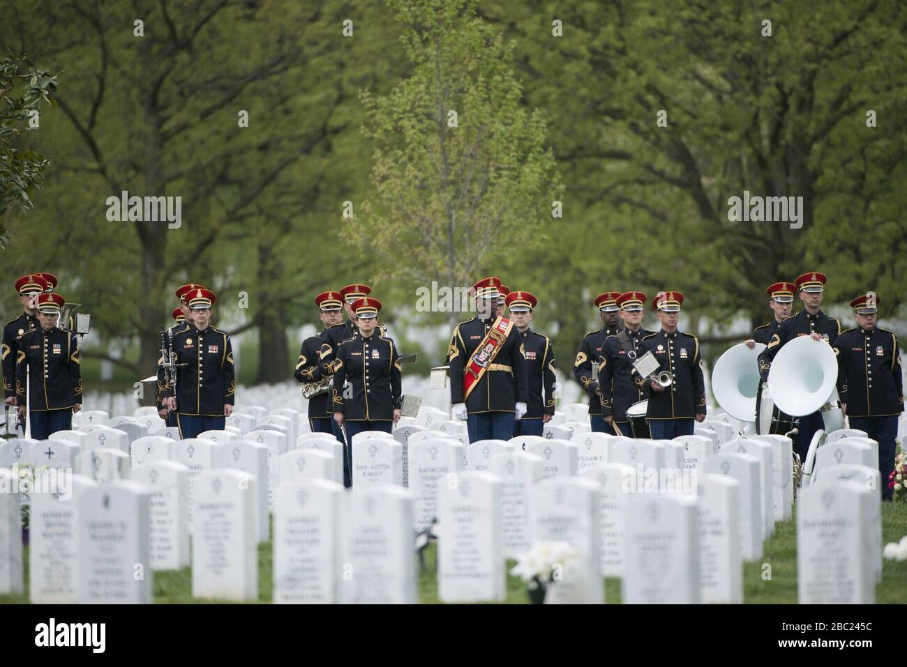 Graveside service for U.S. Army Air Forces 2nd Lt. Marvin B. Rothman at ...