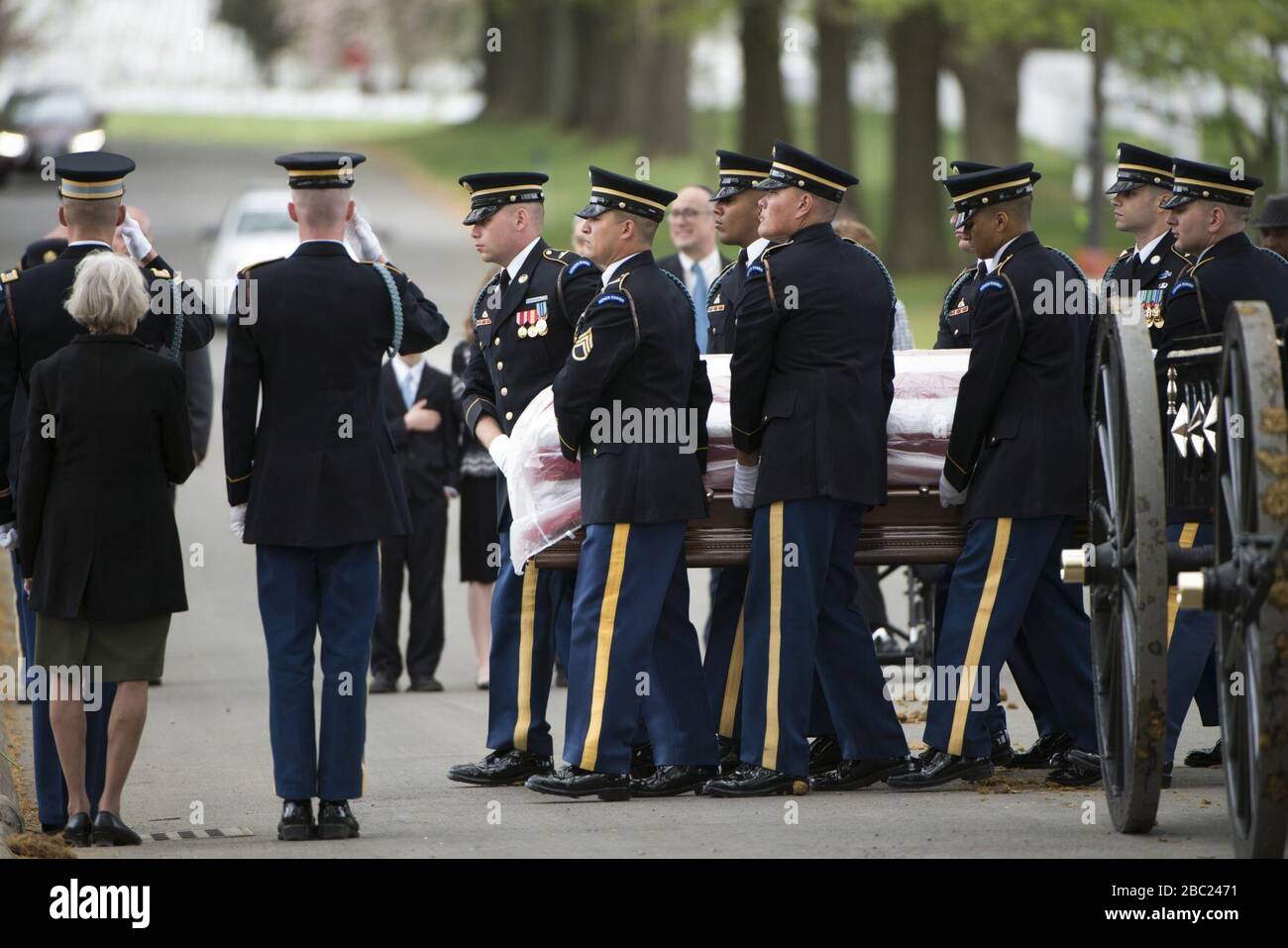 Graveside service for U.S. Army Air Forces 2nd Lt. Marvin B. Rothman at ...
