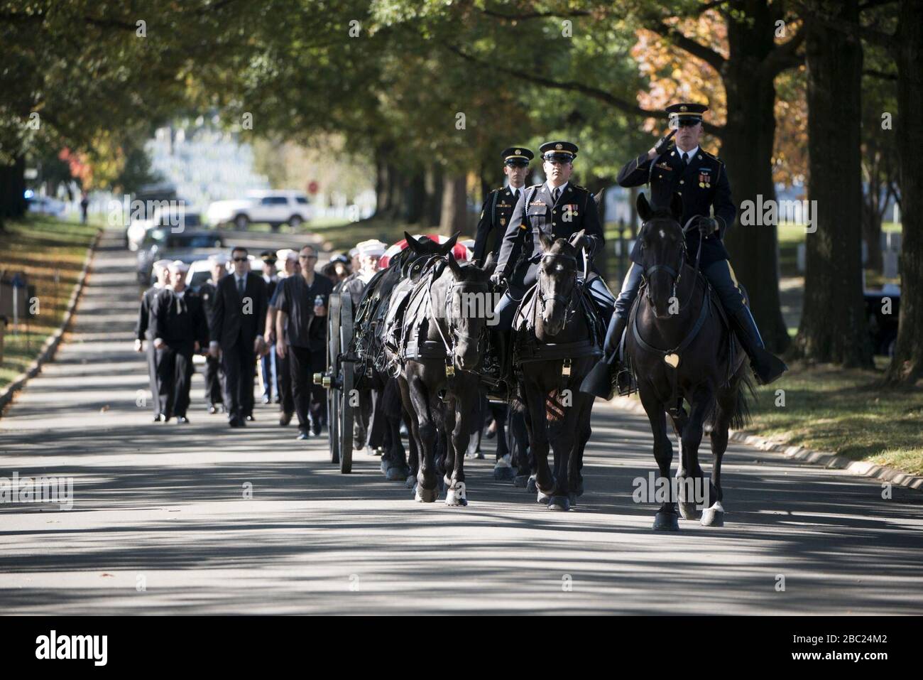 Graveside service of U.S. Navy Fireman 3rd Class John H. Lindsley ...