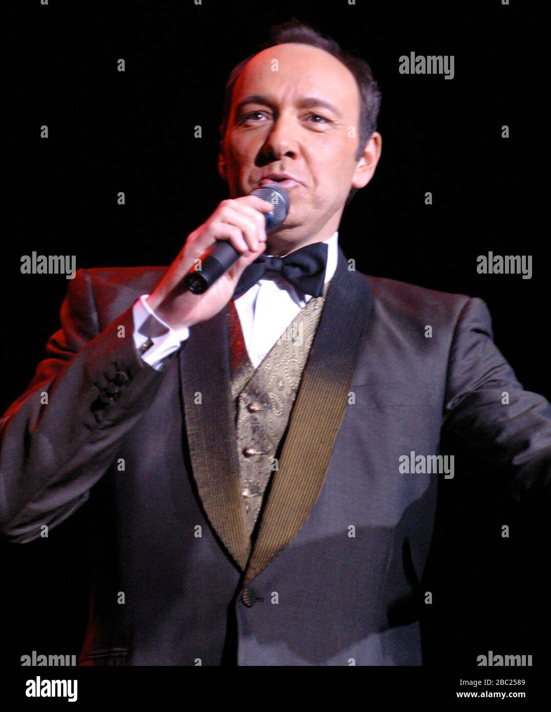 Kevin Spacey at Trump Taj Mahal singing Bobby Darin. December 11, 2004 ...