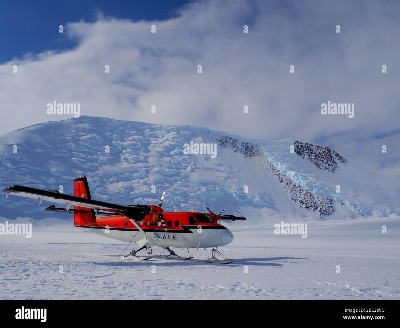 Antarctica - Union Glacier, Vinson base camp, the South Pole, planes ...