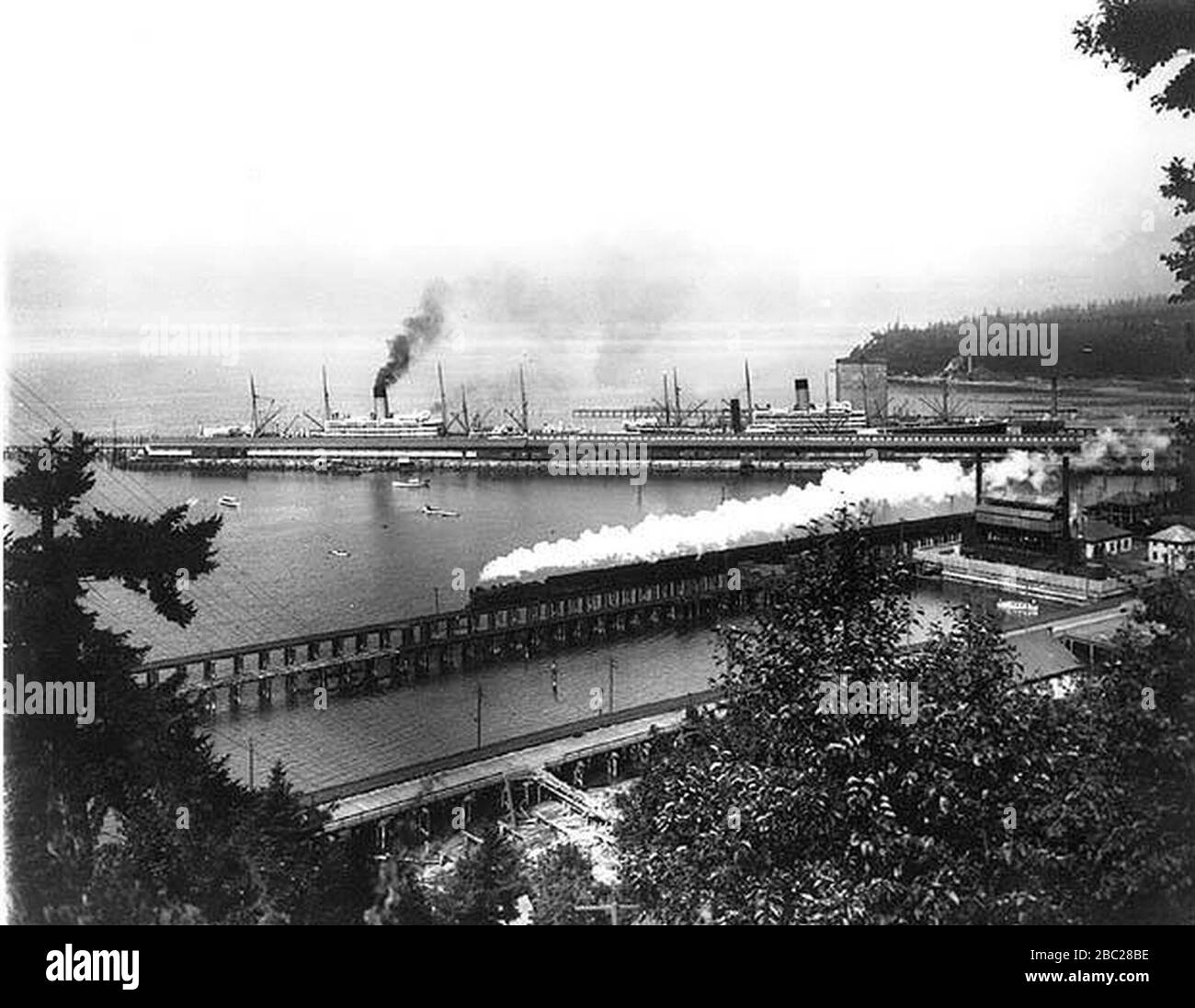 Great Northern Dock; Oriental Limited of the Great Northern passing ...
