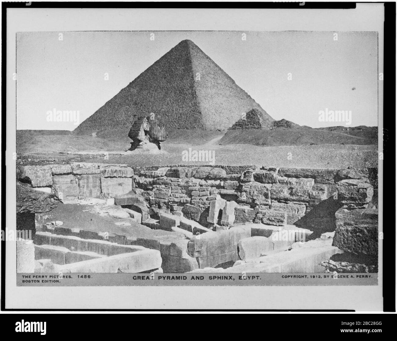 Great sphinx great pyramid Black and White Stock Photos & Images - Alamy
