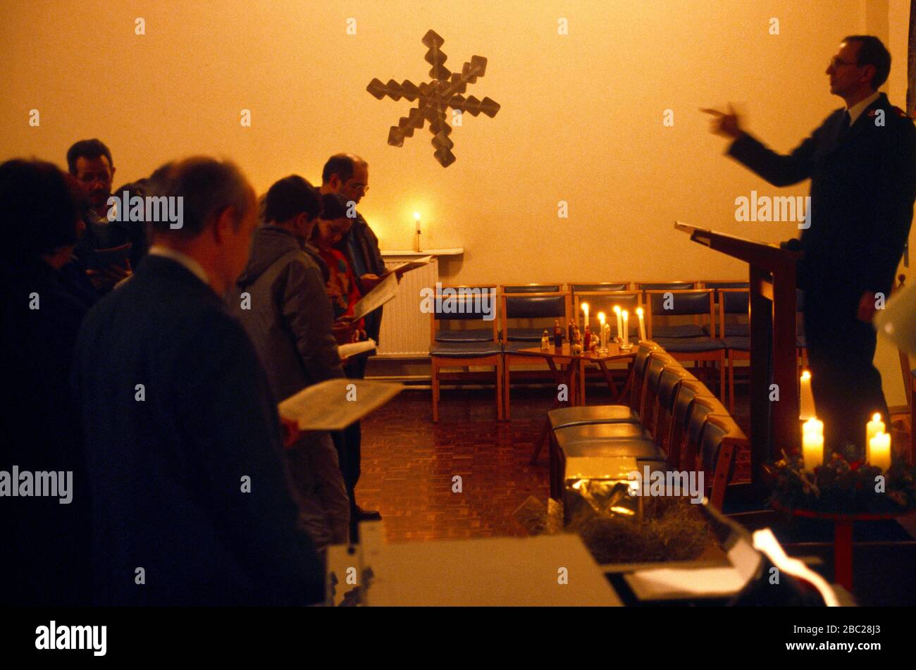 Christmas carol service hi-res stock photography and images - Alamy