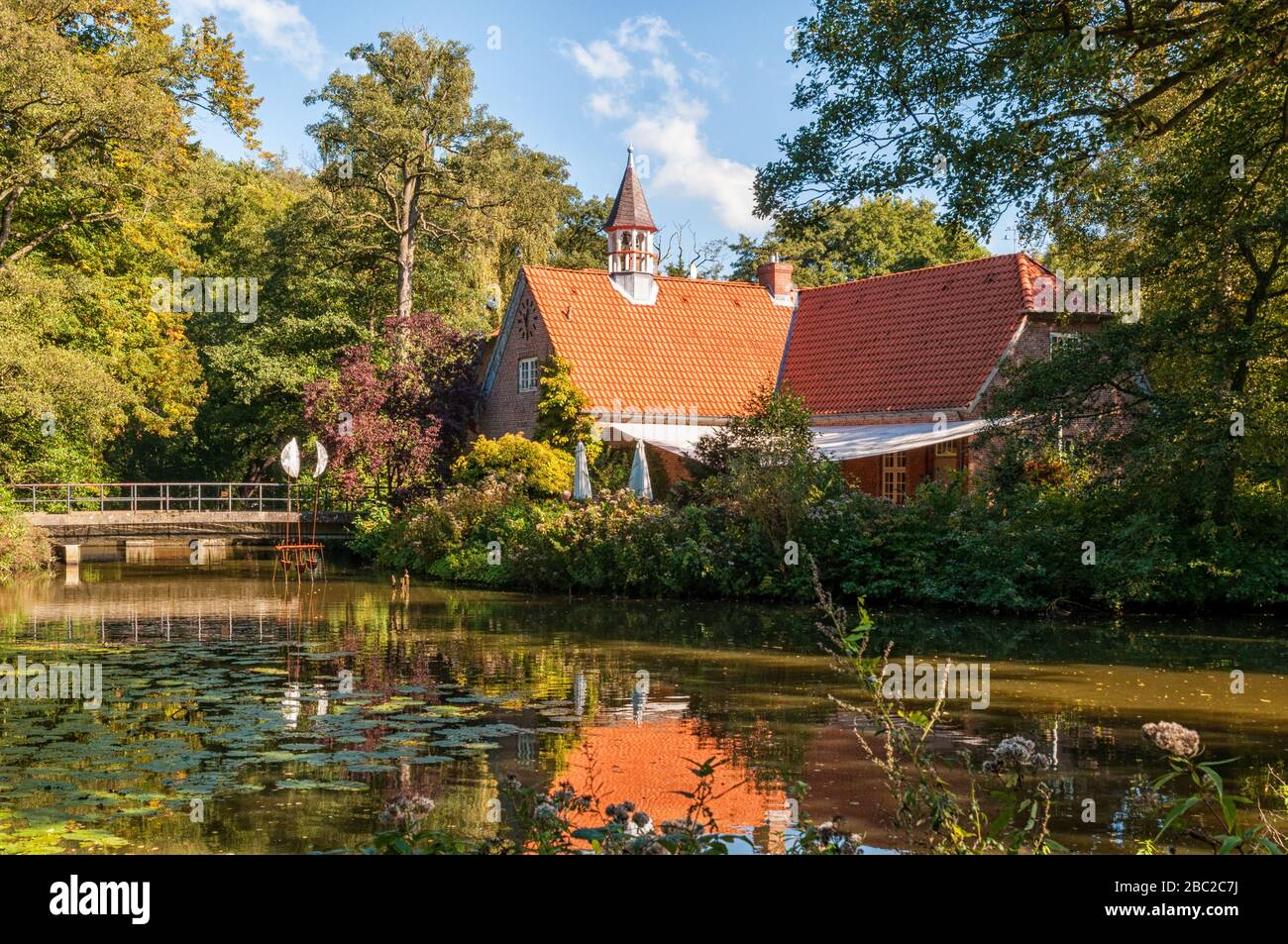 The castle island on Ranzauer See in Barmstedt Stock Photo - Alamy