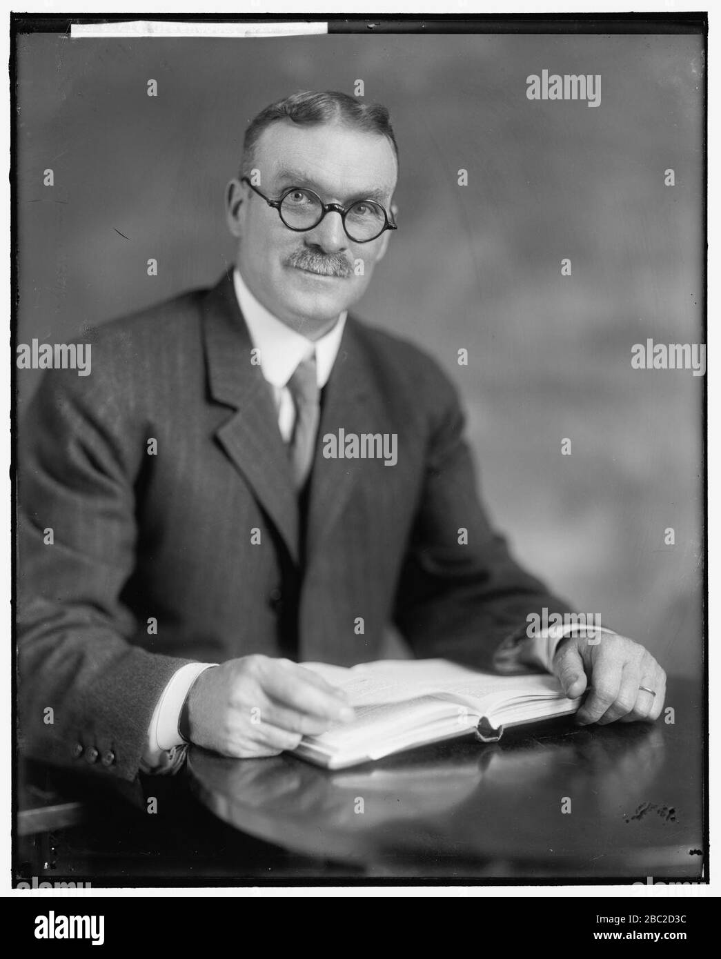 Doctor allen hi-res stock photography and images - Alamy