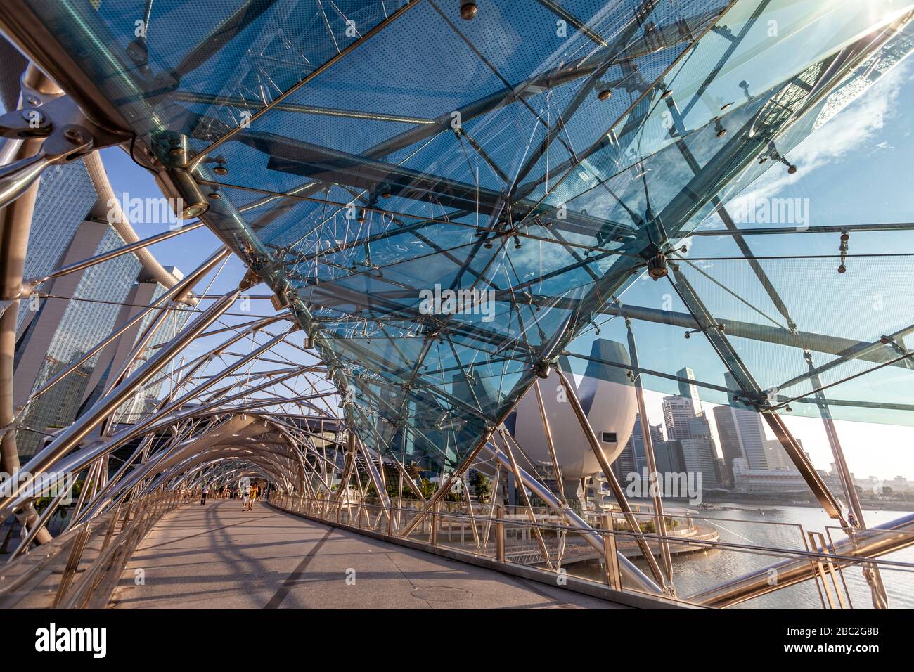 Helix Bridge and Marina Bay Sand, Singapore Stock Photo - Alamy