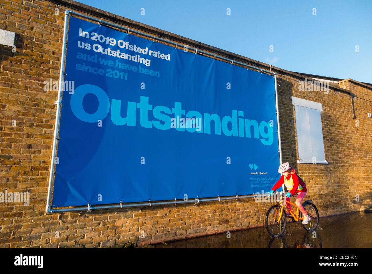 Outstanding school sign hi-res stock photography and images - Alamy