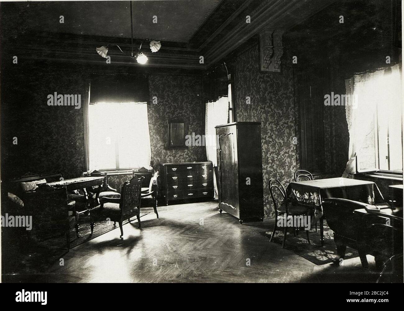 Gries-Bozen, Wohnzimmer des Generalstabschefs Oberst Putz Stock Photo ...