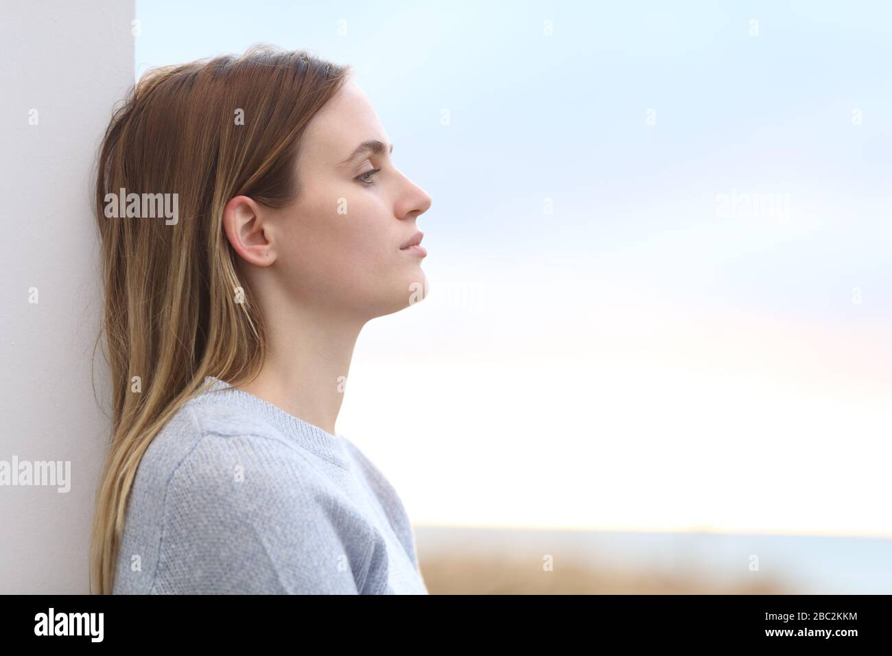Woman serious profile hi-res stock photography and images - Alamy