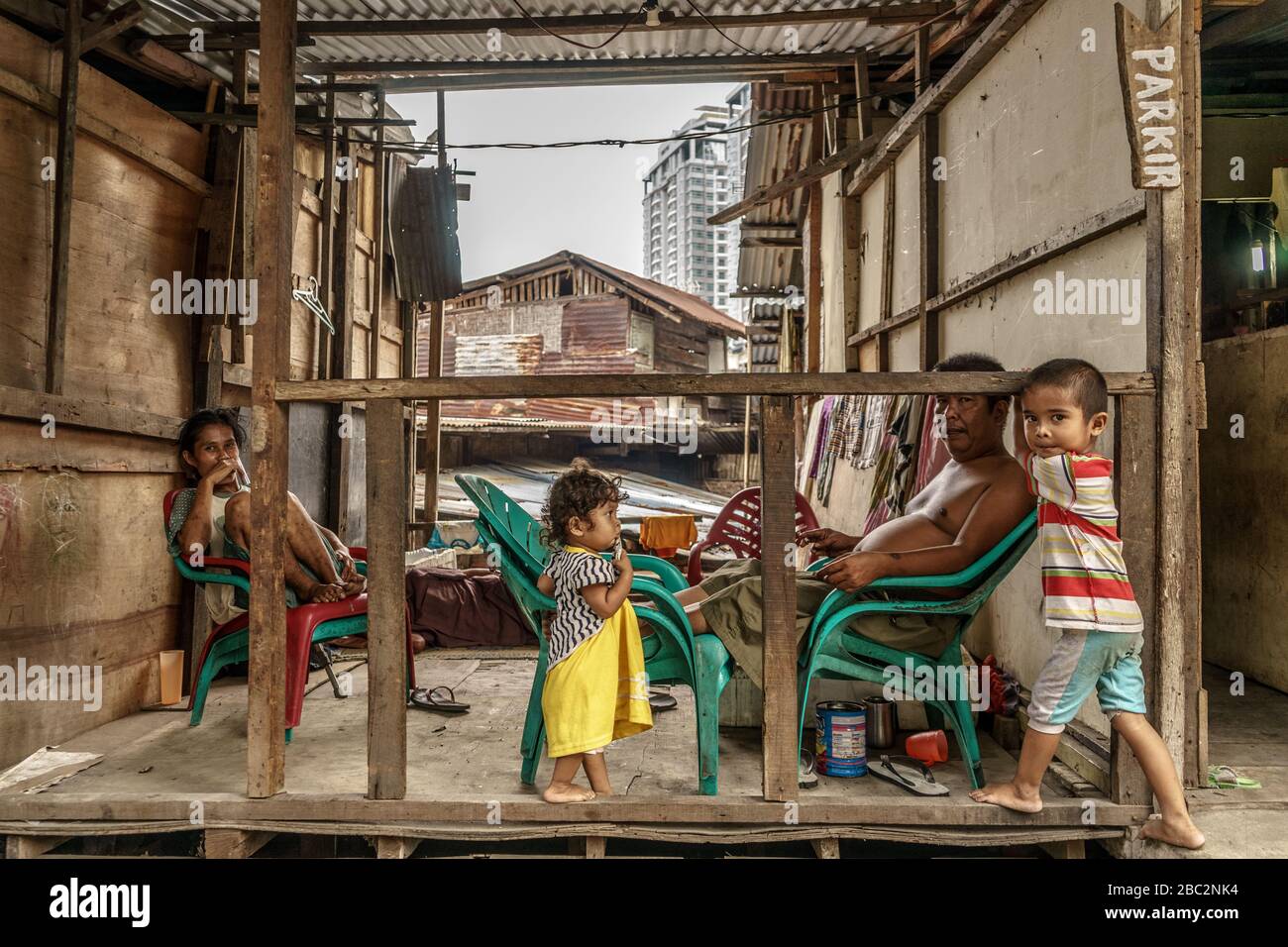 Poor family hi-res stock photography and images - Alamy