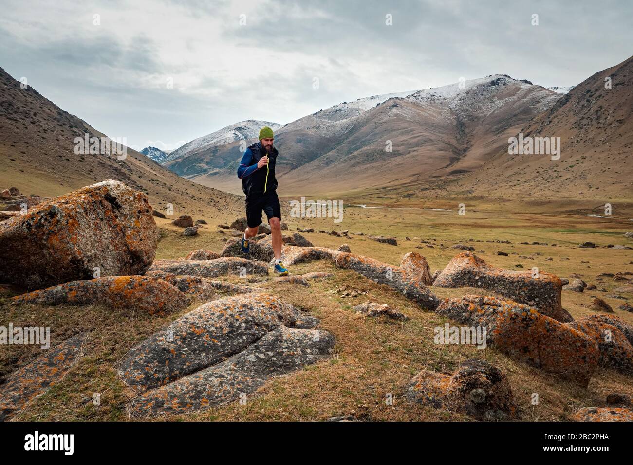 Climbing speed and endurance hi-res stock photography and images - Alamy