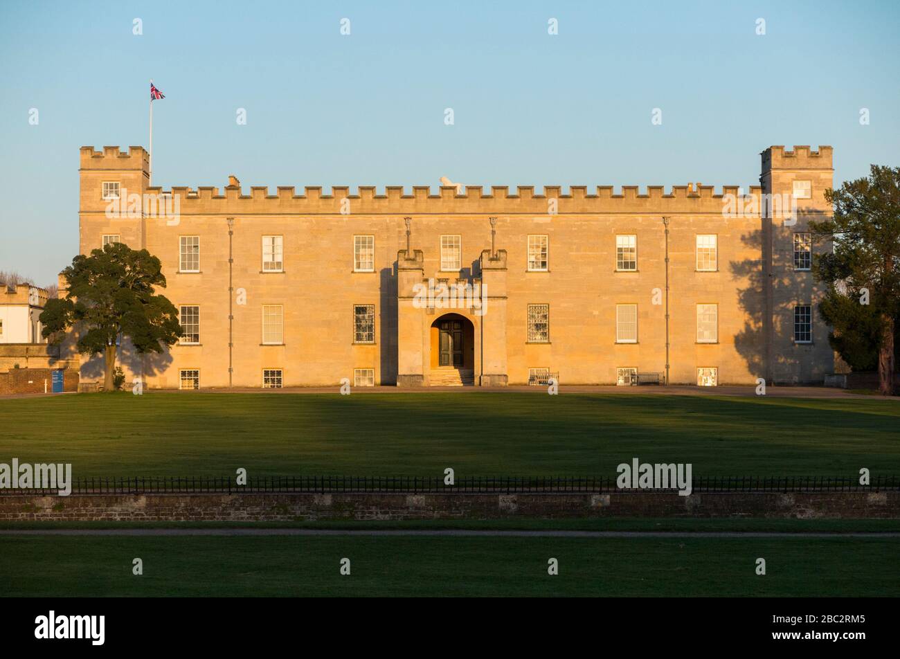 Garden ha ha wall hi-res stock photography and images - Alamy