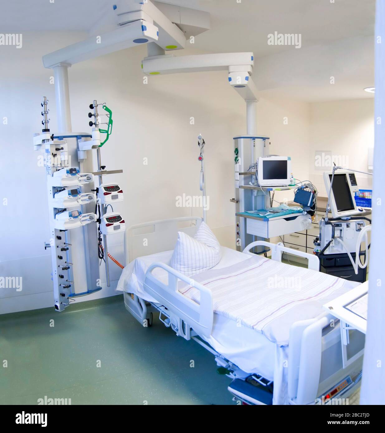 Intensive care unit and trauma care unit of a hospital's emergency ...