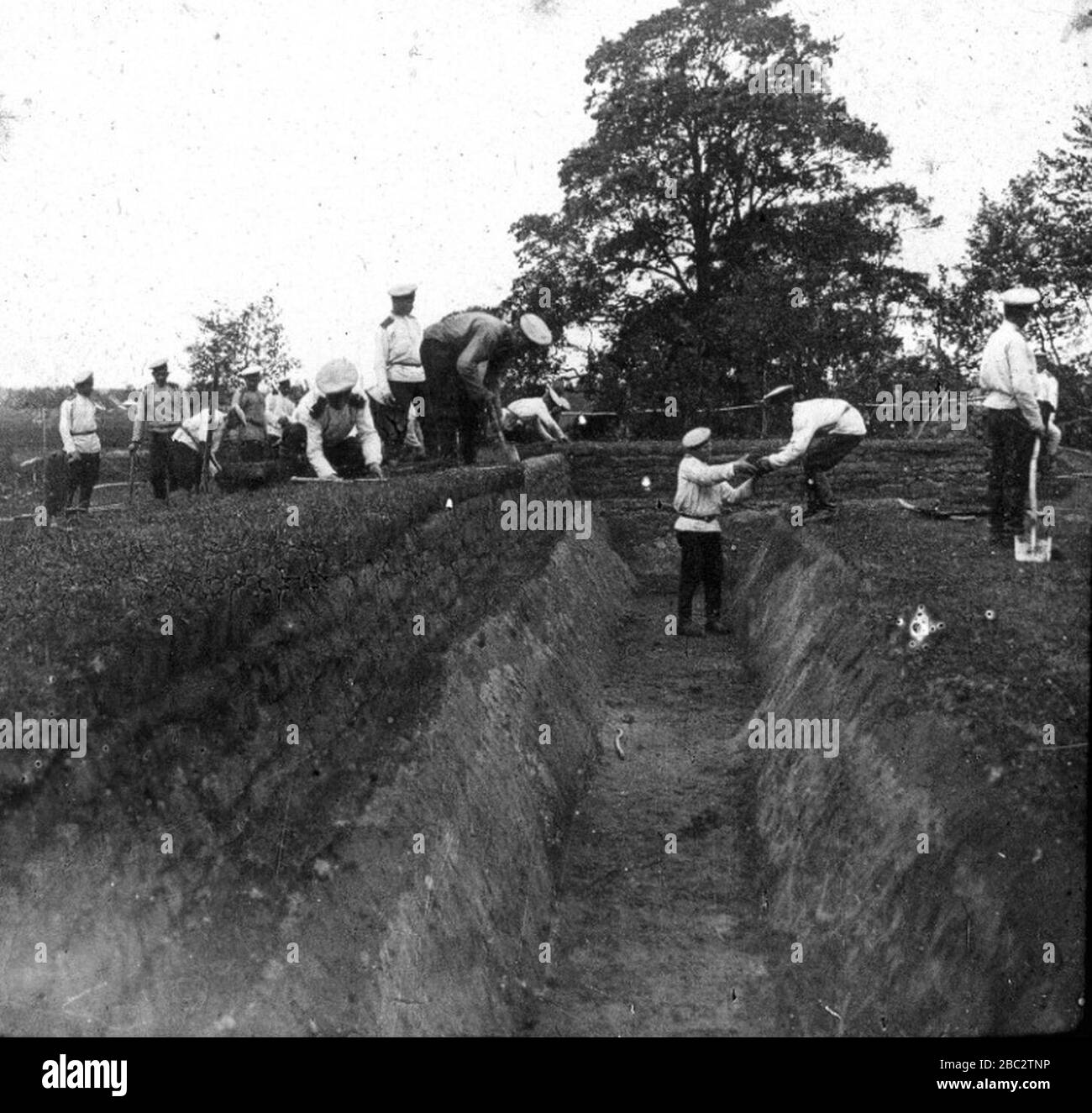 Grokhovskiy Regiment. Construction of trenches Stock Photo - Alamy