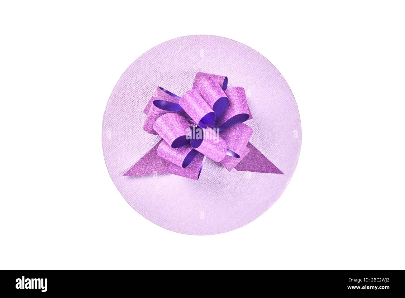 Round gift box with bow, top view, isolated. Purple closed box for gift ...