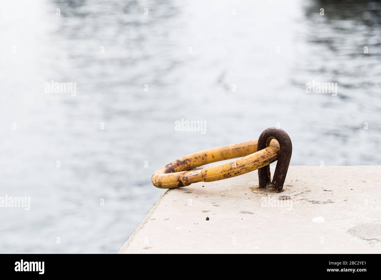 Old boat mooring ring hi-res stock photography and images - Alamy