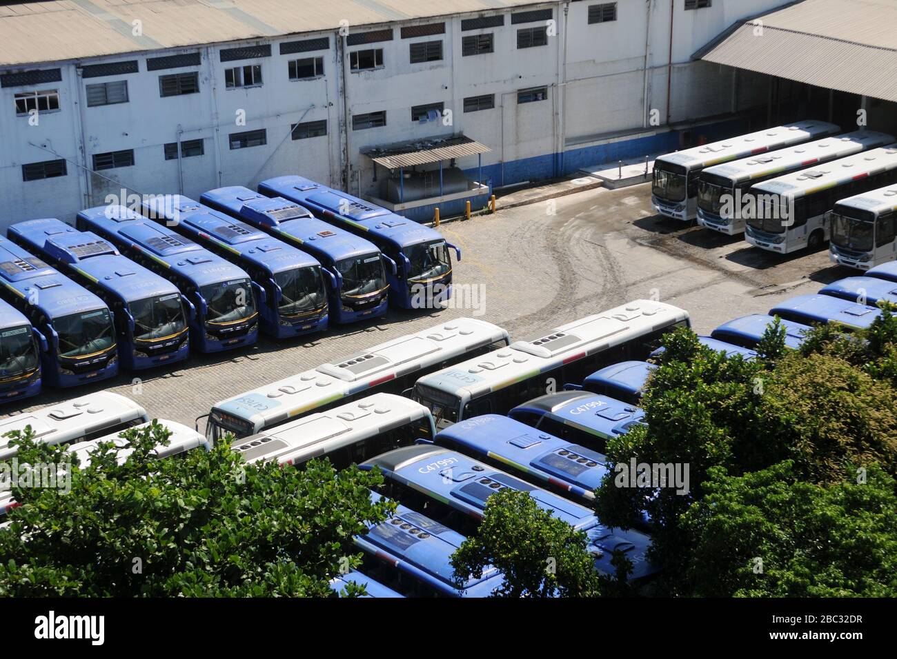 Full bus hi-res stock photography and images - Alamy