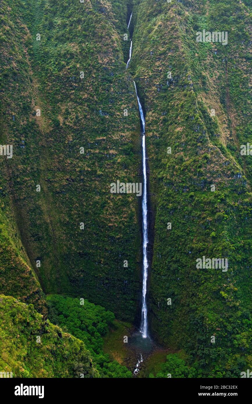 A waterfall on Kauai's Na Pali coast Stock Photo - Alamy