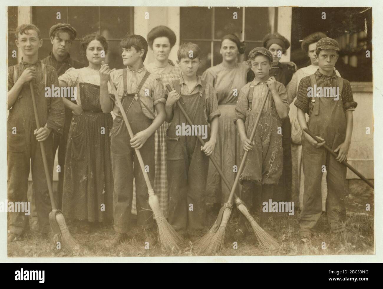 Sweepers boy hi-res stock photography and images - Alamy
