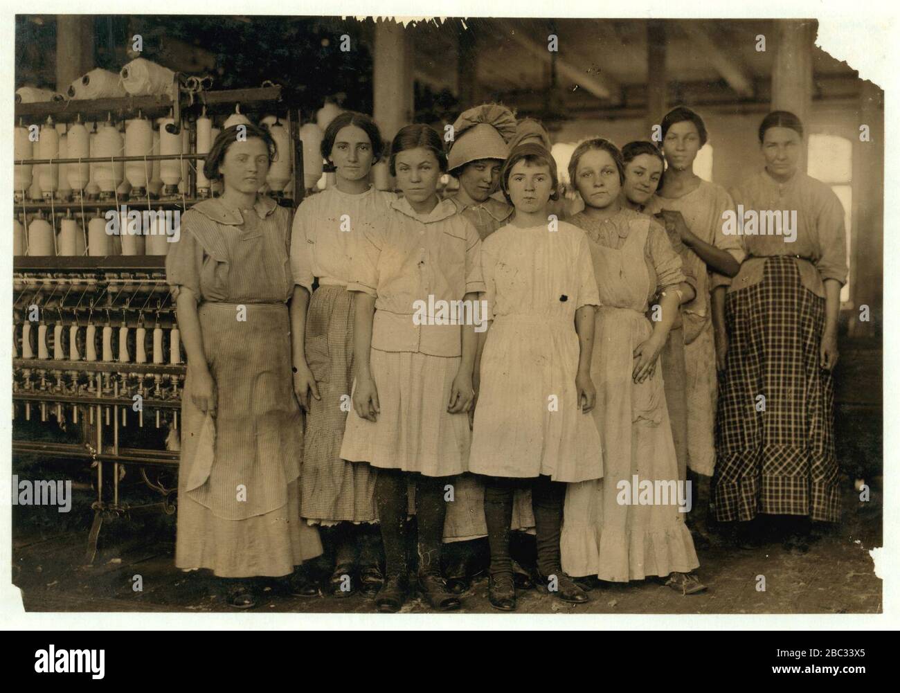 Workers in cotton mill hi-res stock photography and images - Alamy