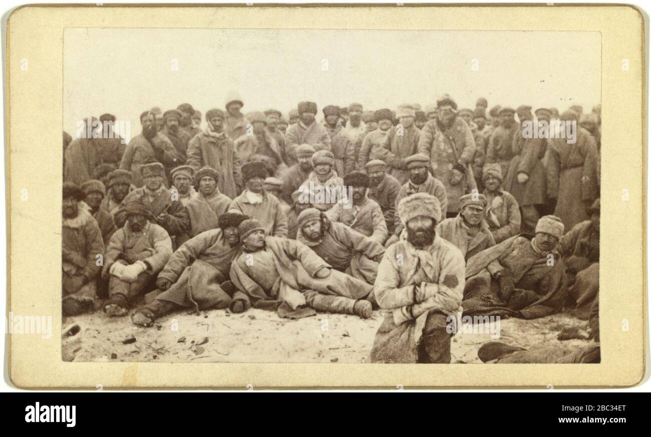 Group portrait of large group of convicts Stock Photo - Alamy