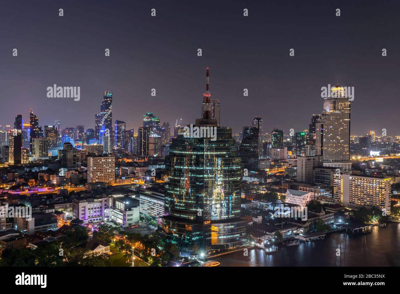 Skyline dusk skyscrapers lights hi-res stock photography and images - Alamy