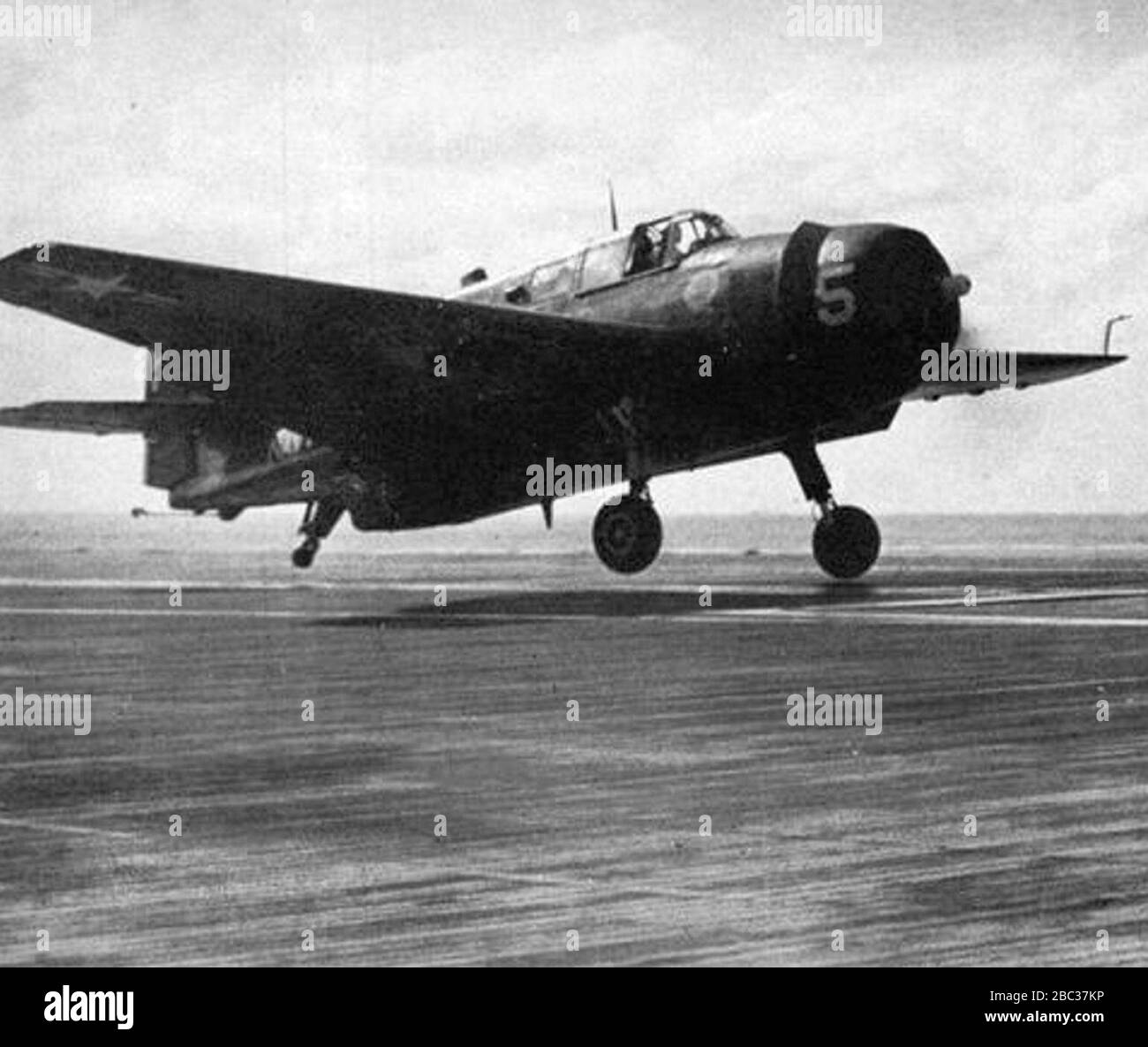 Grumman TBM-3R Avenger lands aboard USS Shangri-La (CVA-38) in 1956 ...