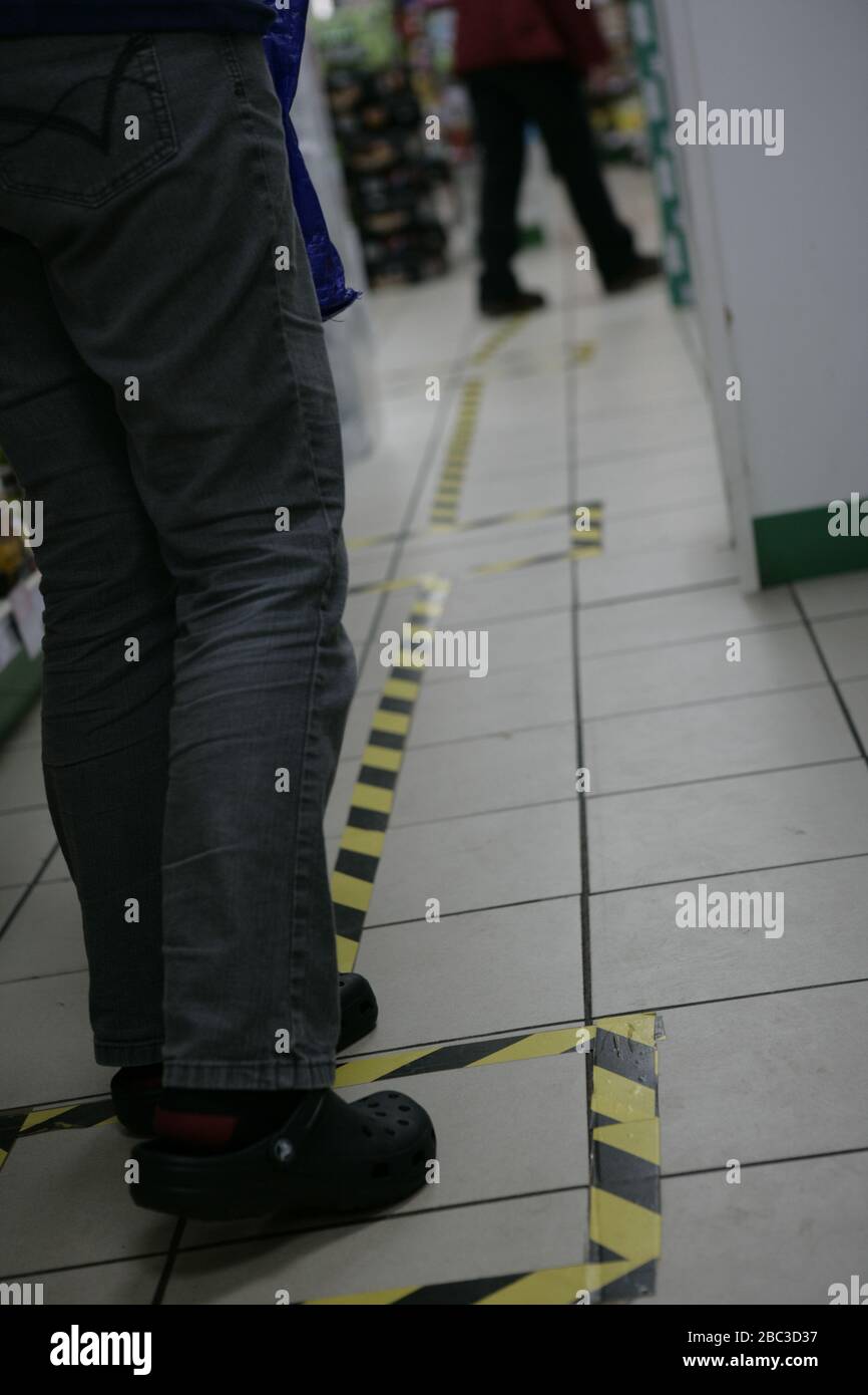 Queuing tape hi-res stock photography and images - Alamy