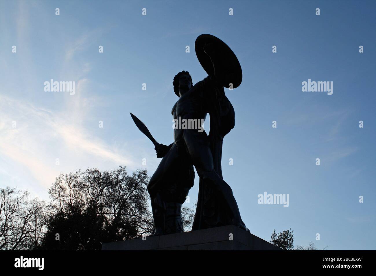 Statues london hi-res stock photography and images - Alamy